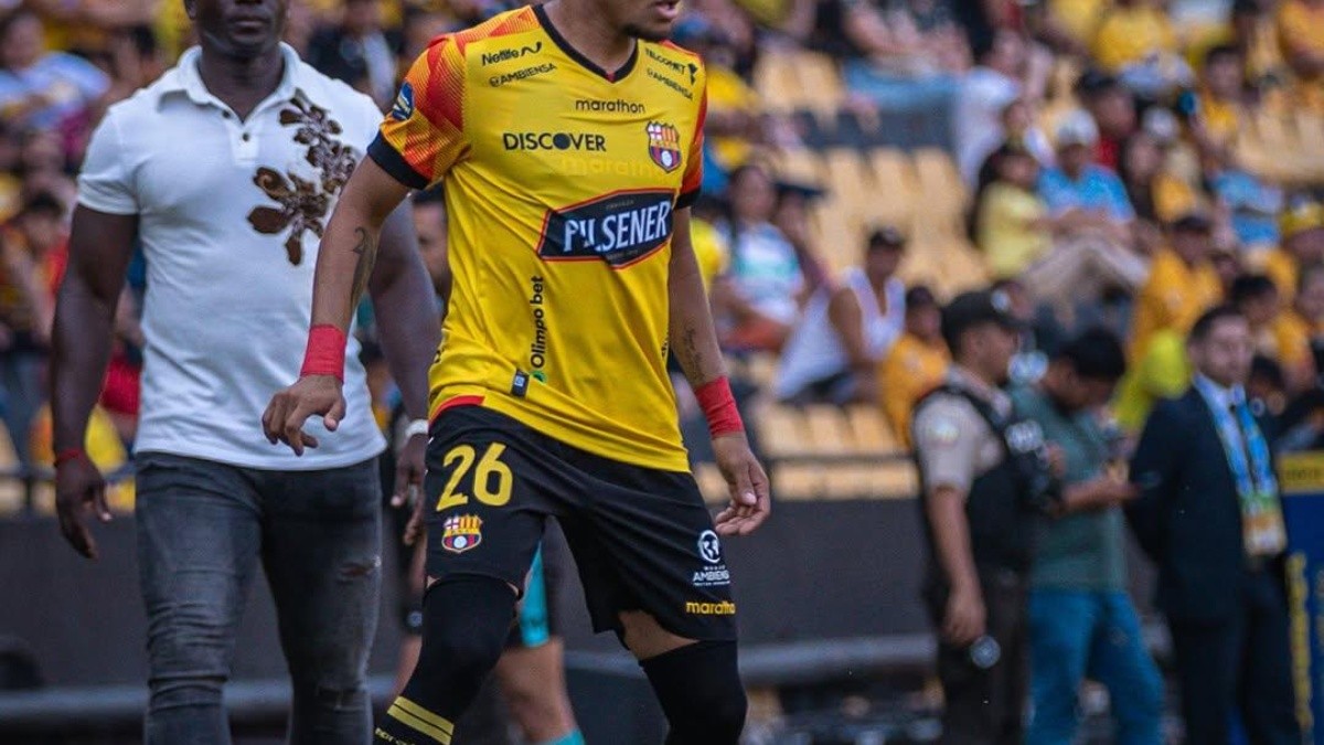 Byron Castillo habló del posible fichaje de Felipe Caicedo a Barcelona ...