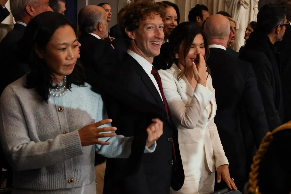 Zuckerberg, Bezos, Musk... los personajes que presenciaron la posesión ...
