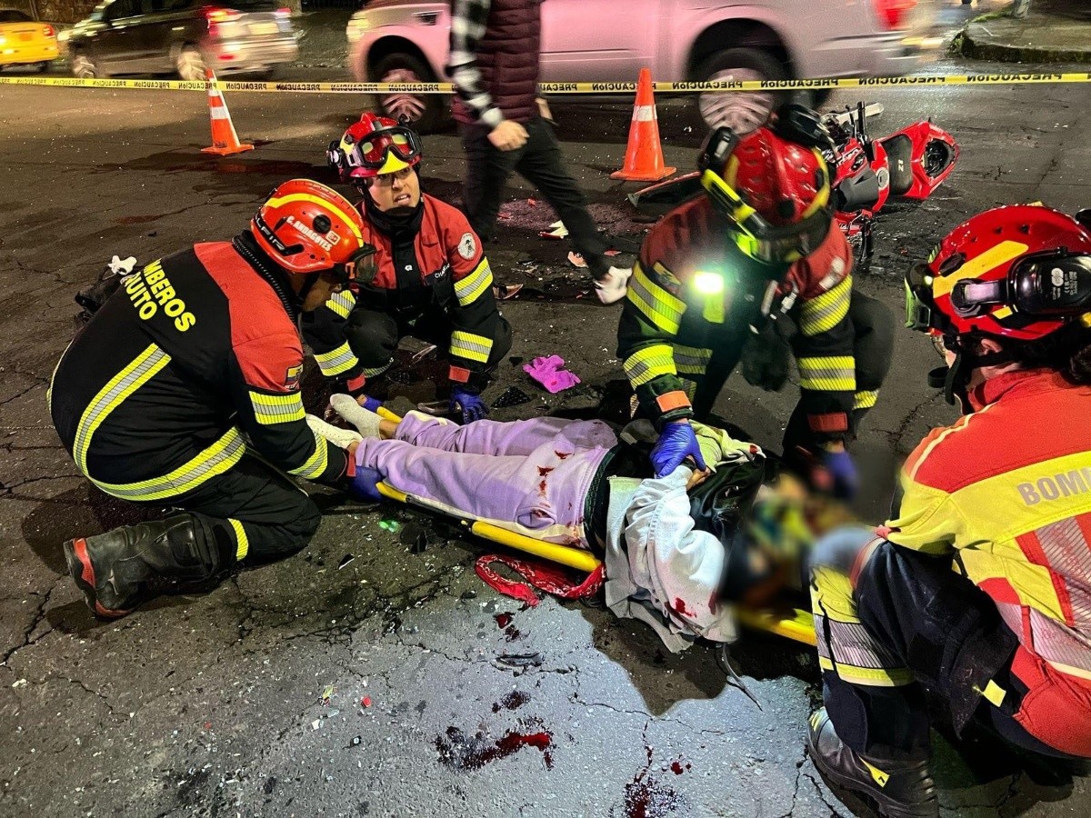 Quito | Un choque entre un auto y una moto en Carcelén deja tres ...