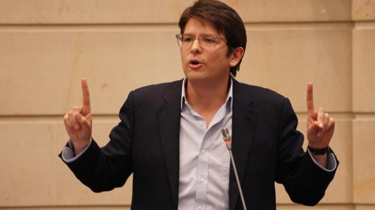 Miguel Uribe Turbay fue sometido a una nueva cirugía y sigue en estado ...