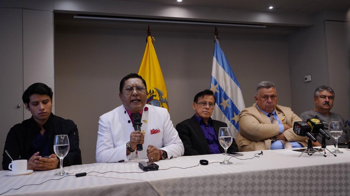 Gremios médicos de Ecuador prevén hacer marchas ante Ley de Integridad ...