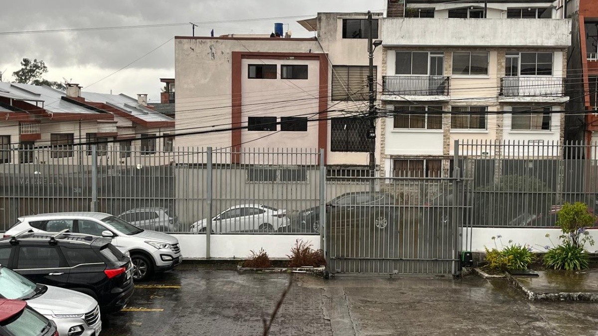 Una lluvia con tormenta eléctrica sorprende a Quito este 29 de ...