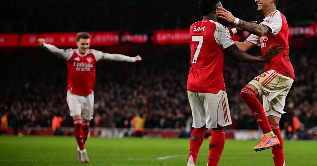 Con Piero Hincapié de titular, el Arsenal derrotó al Wolves y se ...