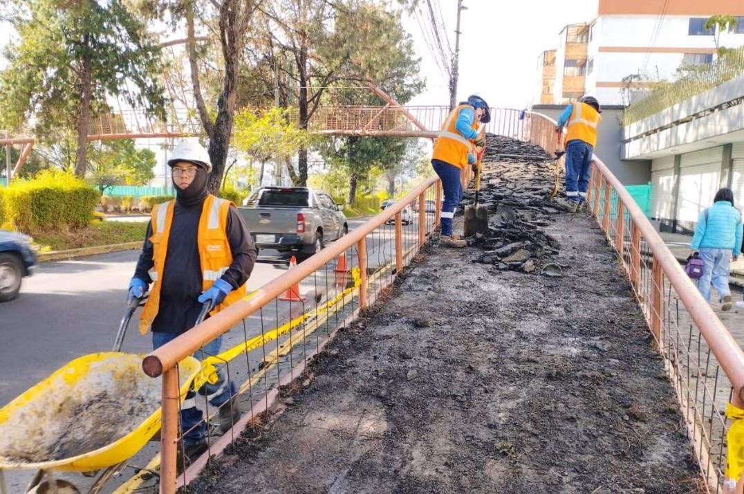 Puente peatonal en la Plaza de Toros será desmontado; revise los ...