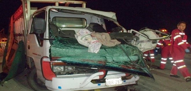 Cuenca: accidente de tránsito causa la muerte de 3 personas | Ecuavisa