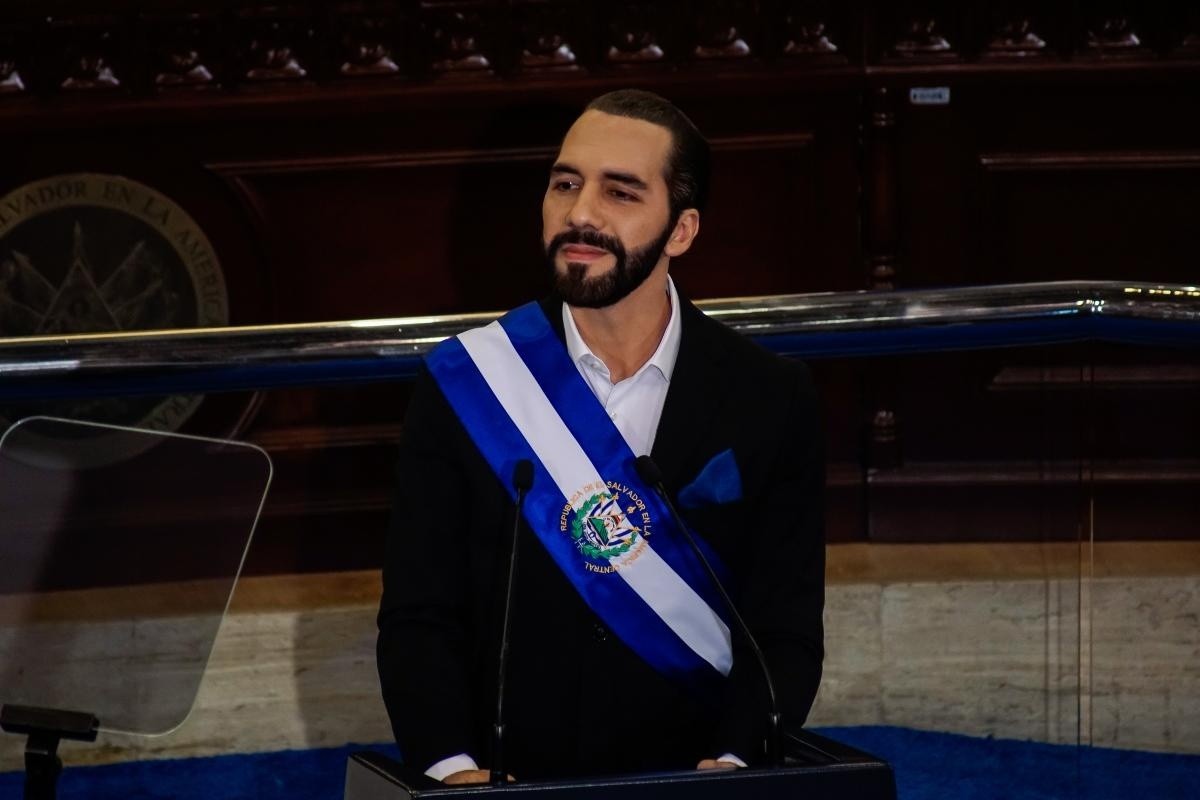 El Salvador: Nayib Bukele ofrece 5 000 pasaportes gratis a ...