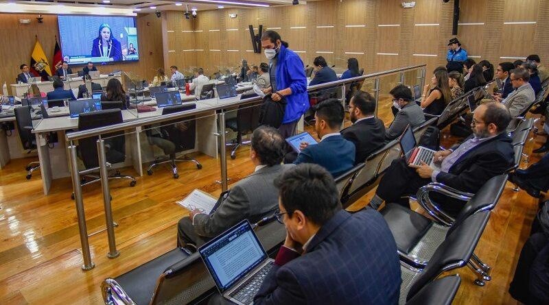 Quito: el Concejo Metropolitano le retiró condecoración al excontralor ...