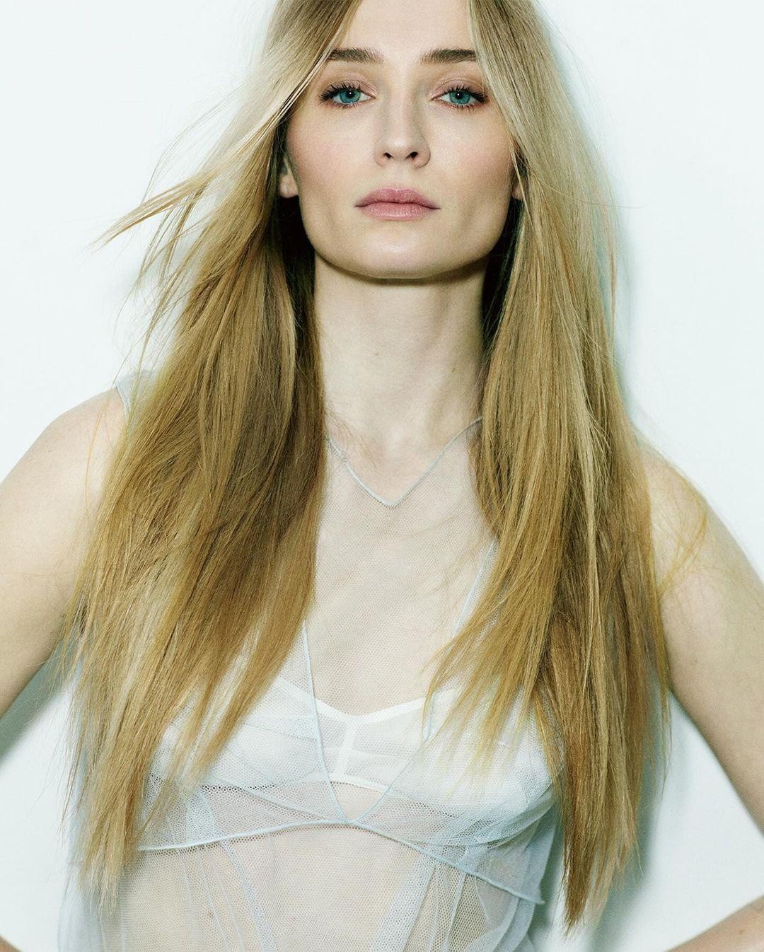 Sophie Turner declara sobre su lucha interna durante el divorcio con ...