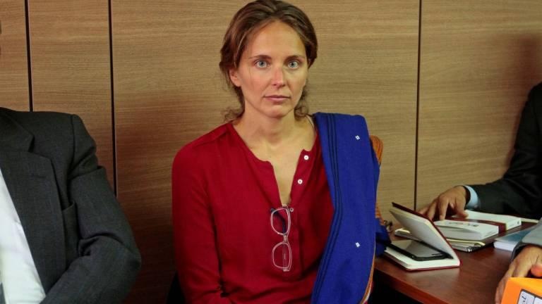 ¿En qué se diferencian las revocatorias de visa de Alondra Santiago y ...