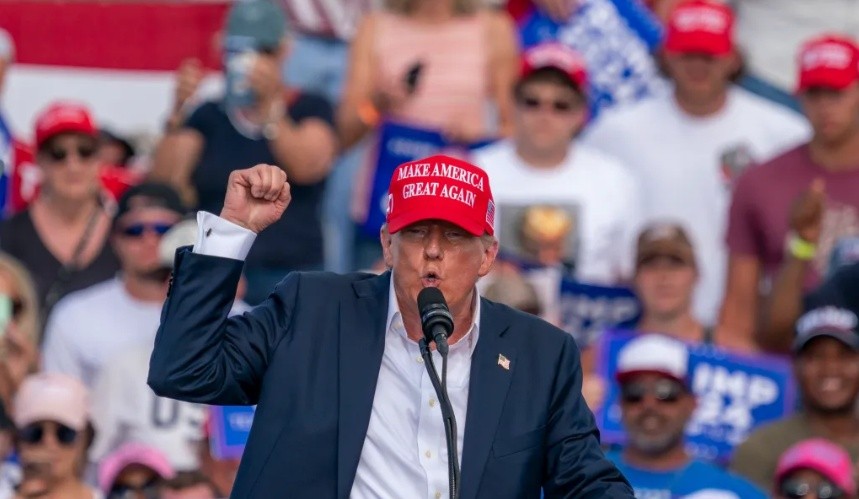 La campaña de Trump refuerza su apoyo a la posesión de armas tras el ...