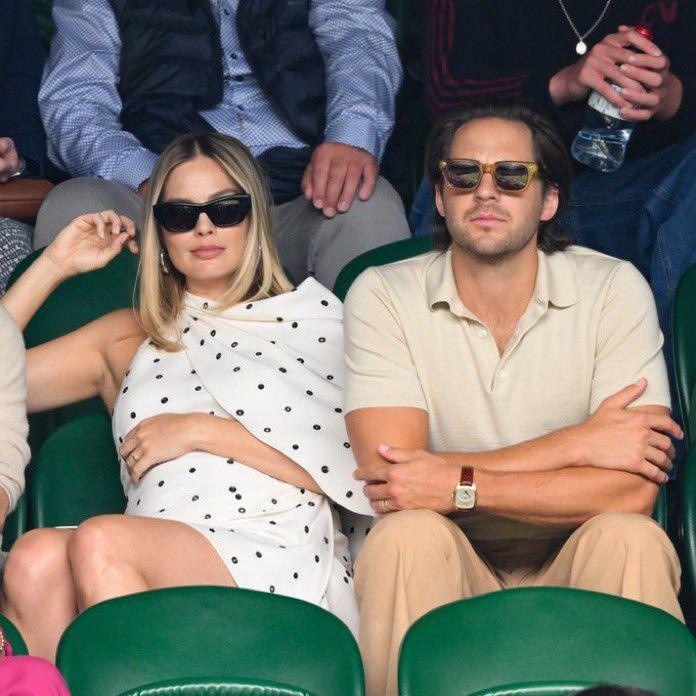 Margot Robbie durante sus vacaciones en Cerdeña lució su embarazo ...