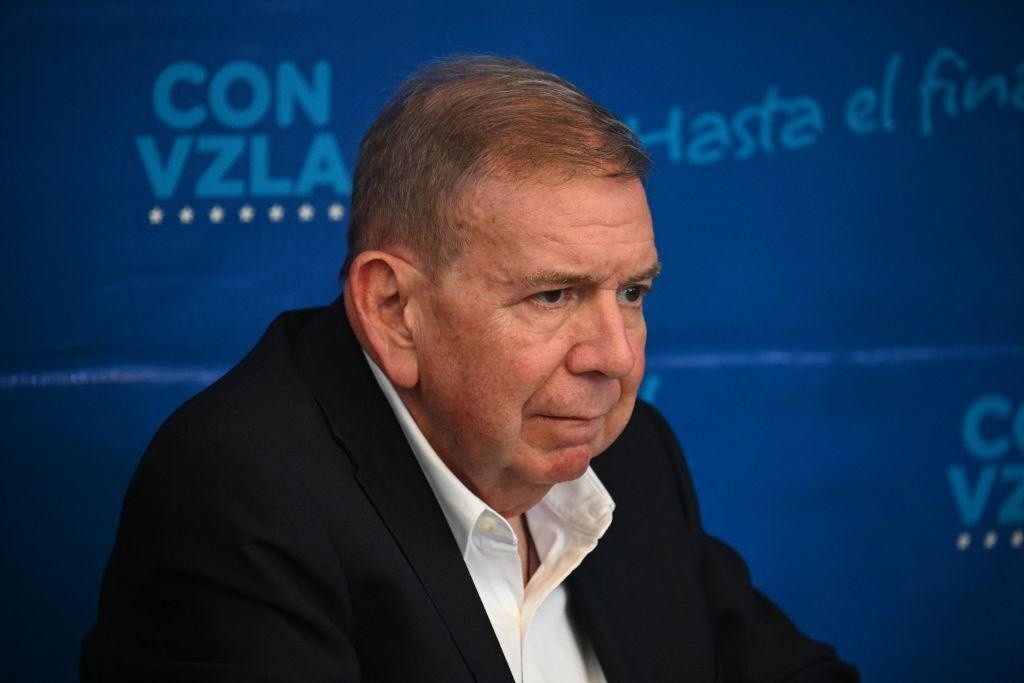 Edmundo González denuncia coacciones y amenazas en su salida de Caracas ...