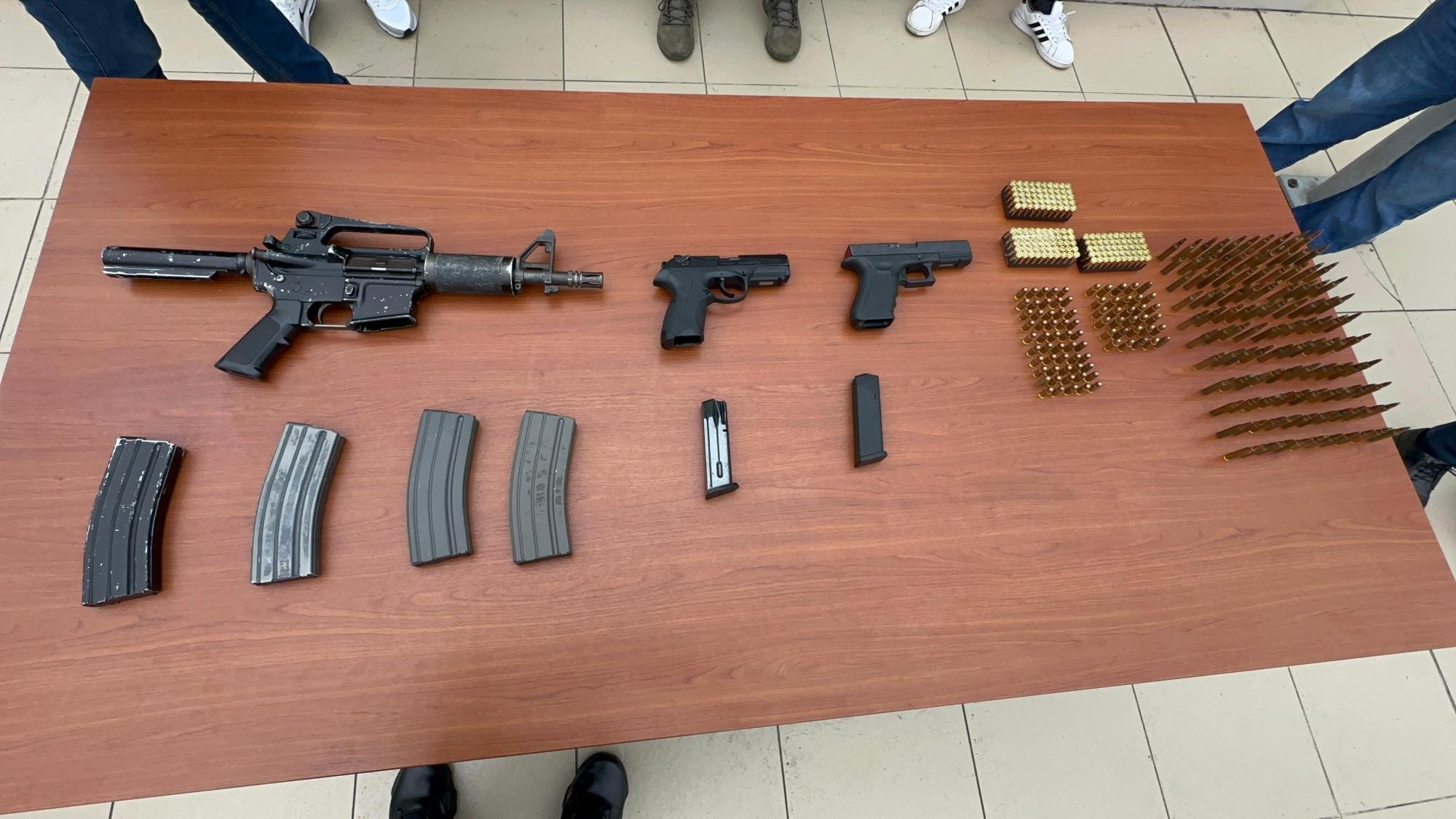 Un extranjero fue detenido con tres armas y cientos de municiones en ...