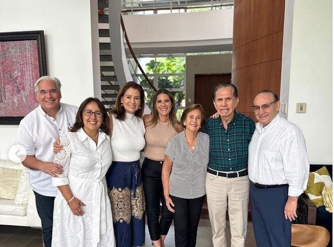 Don Alfonso compartió un momento con sus amigos Teresa Arboleda, Gaby ...