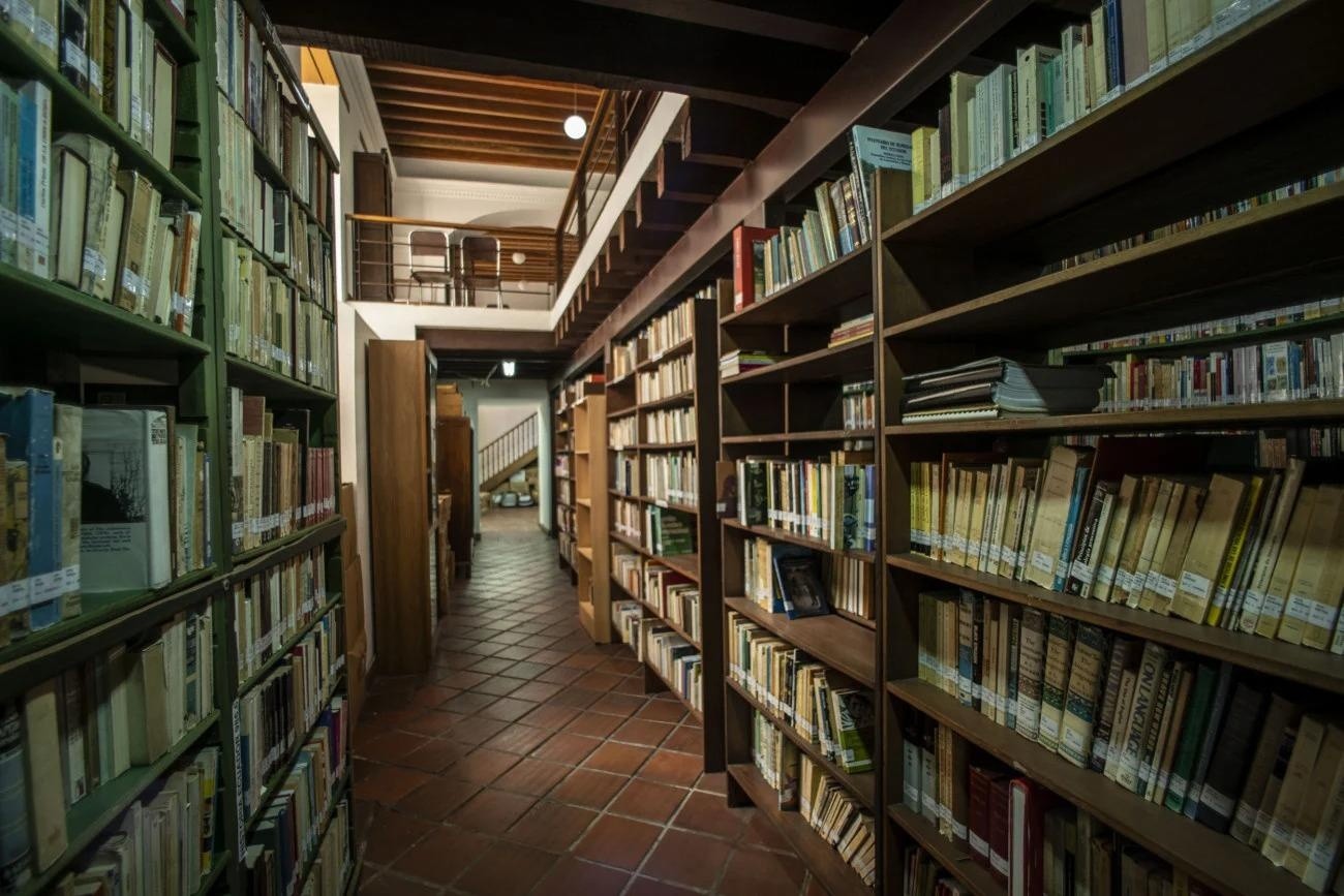 La Academia Ecuatoriana de la Lengua nombra a su nuevo director | Ecuavisa