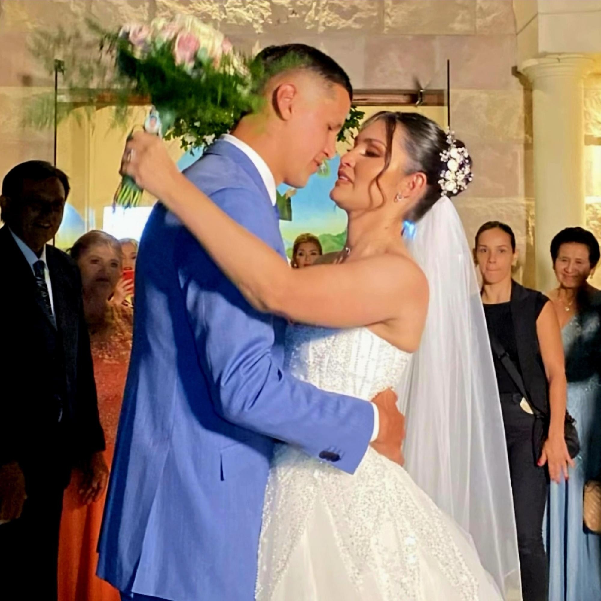 ¡Los goles son amores! Alex Arce, delantero de Liga de Quito, se casó ...