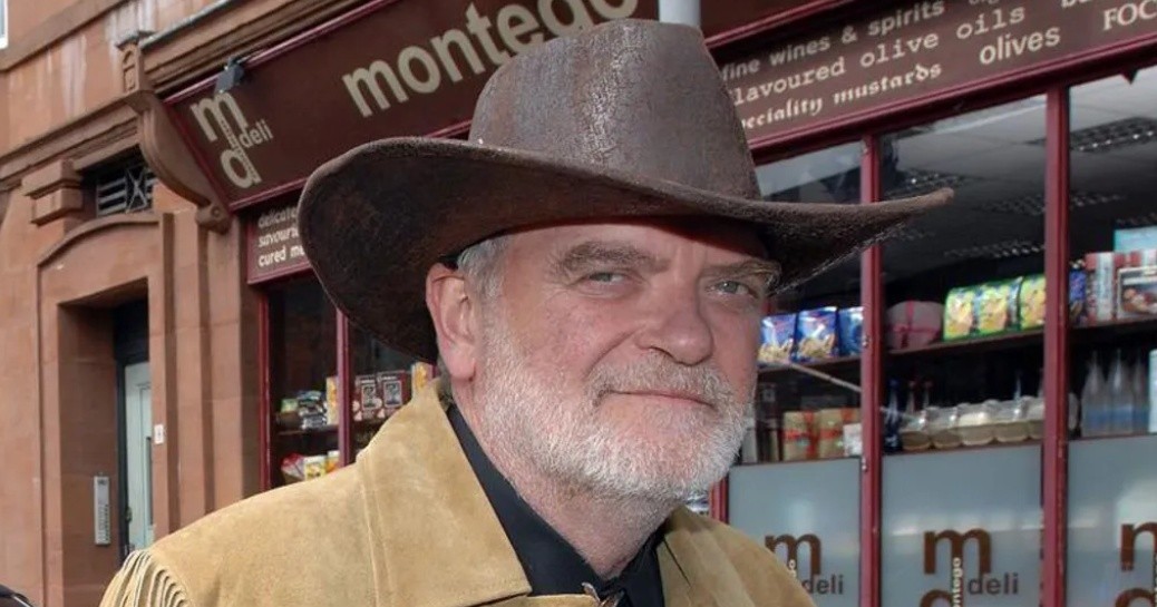 Muere Angus MacInnes, el Líder Dorado de Star Wars | Ecuavisa