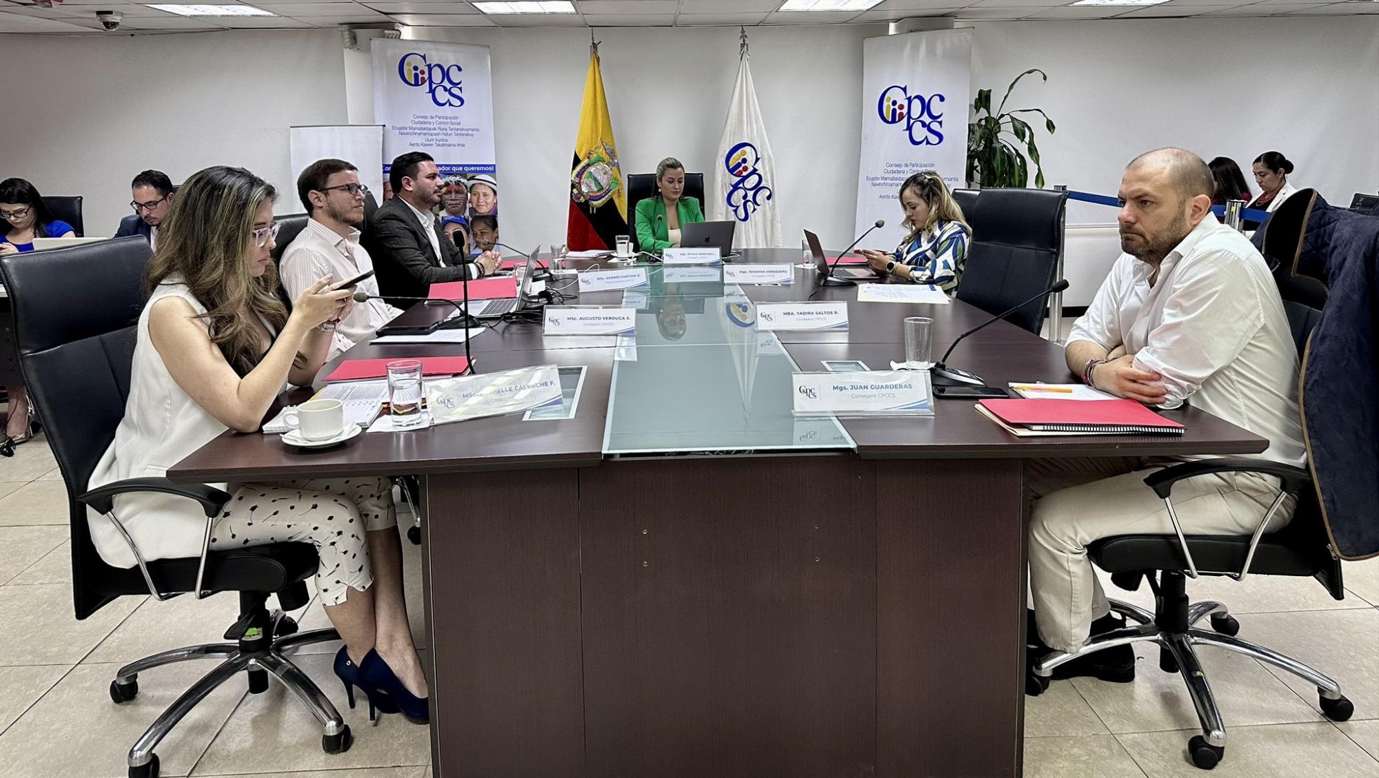 El CPCCS consulta a Procuraduría si puede realizar un solo concurso ...