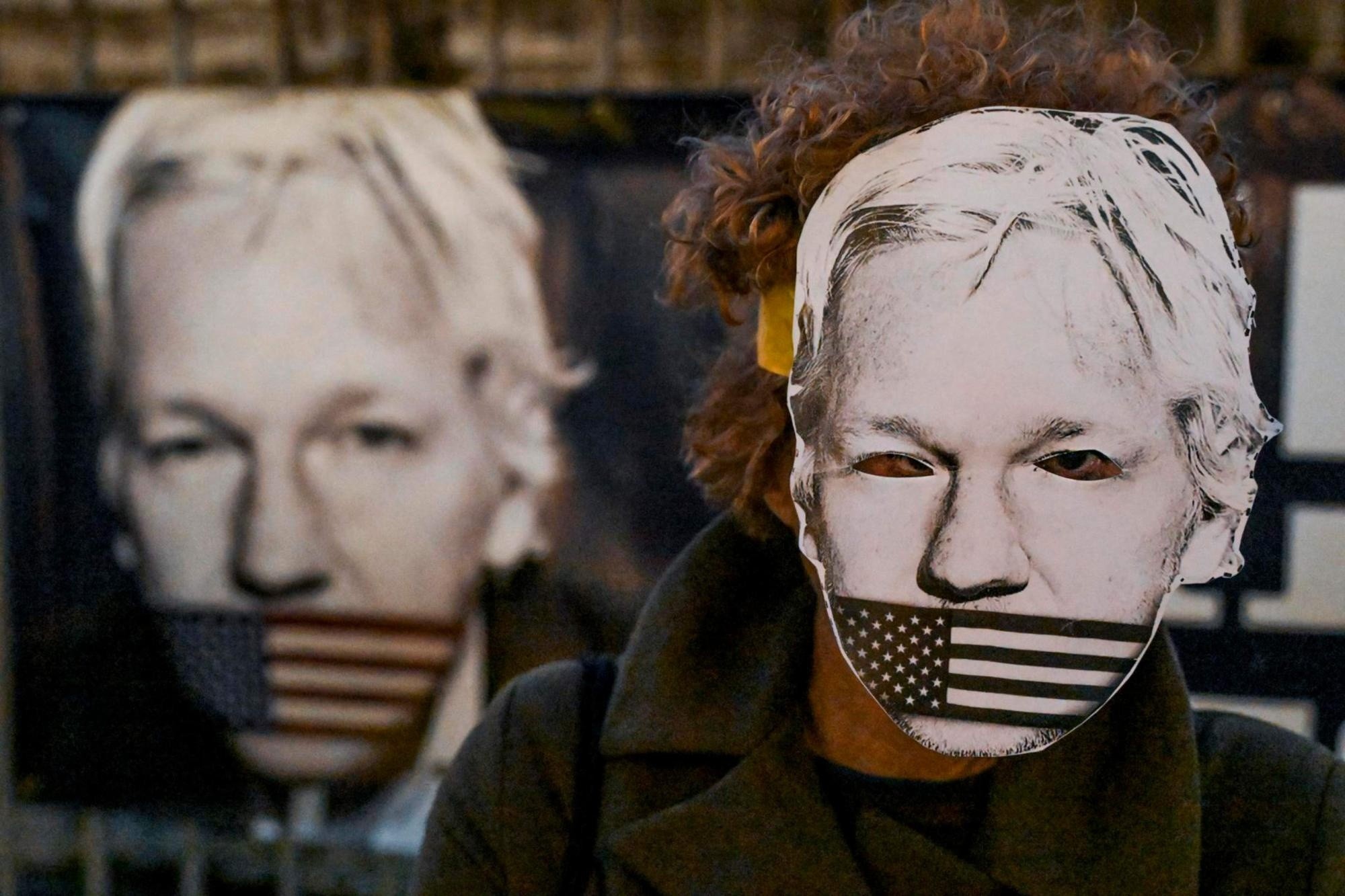 La esposa de Julian Assange pide a Biden que cierre el caso contra el ...